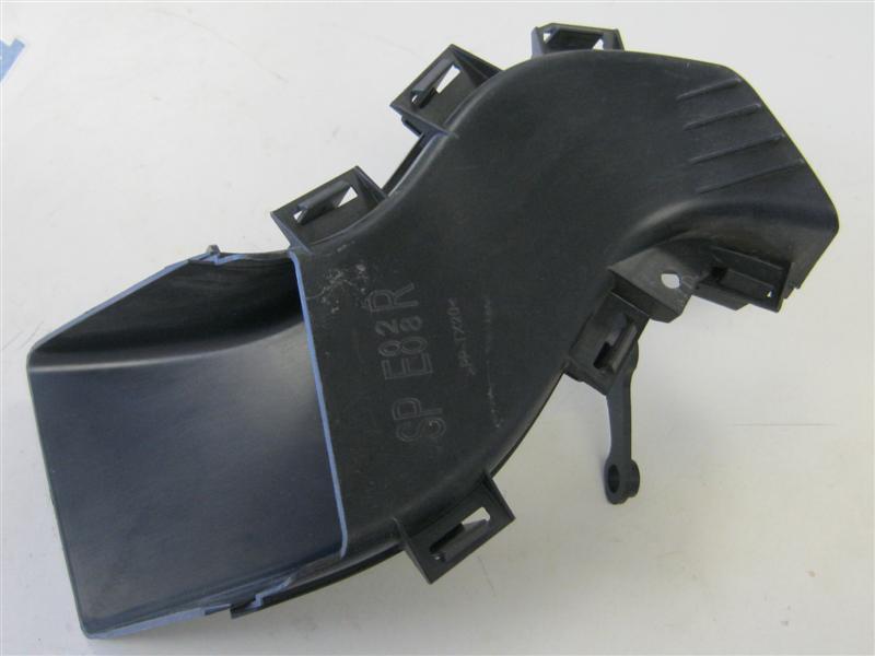 UB0D10116 - E82 / E88 Right Brake Air Duct (USED) BMW 51748046300 ...